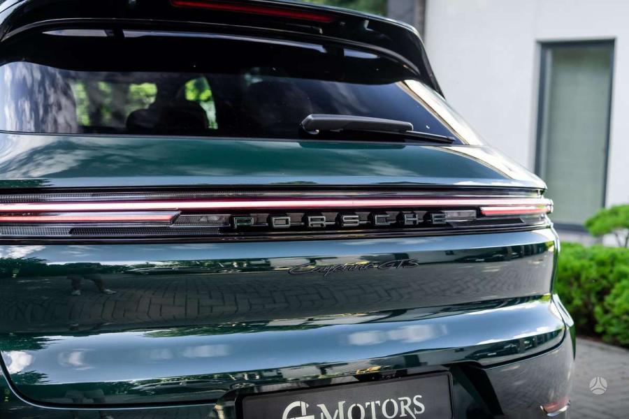 Green Porsche Cayenne 2025 in Kaunas, with an engine capacity of 4.00 L and mileage of 11 thousand km for 122000 €, photo 13 on AUTOMOTO.COM.LV