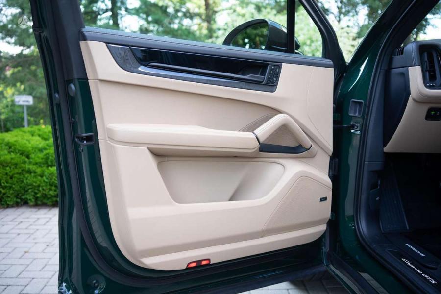Green Porsche Cayenne 2025 in Kaunas, with an engine capacity of 4.00 L and mileage of 11 thousand km for 122000 €, photo 15 on AUTOMOTO.COM.LV