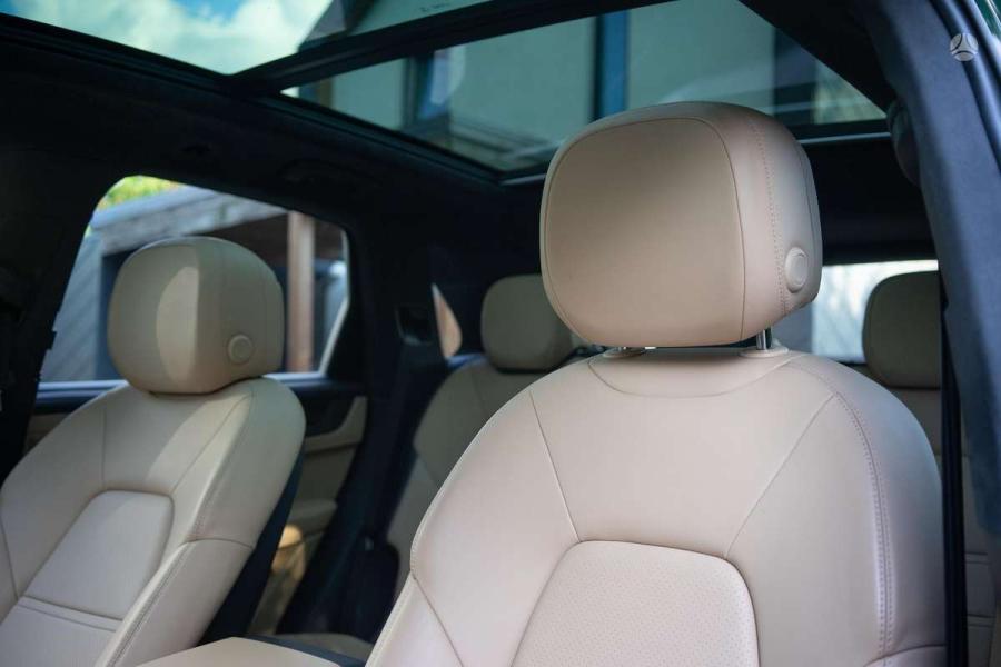Green Porsche Cayenne 2025 in Kaunas, with an engine capacity of 4.00 L and mileage of 11 thousand km for 122000 €, photo 30 on AUTOMOTO.COM.LV