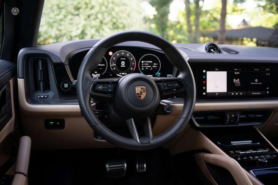 Green Porsche Cayenne 2025 in Kaunas, with an engine capacity of 4.00 L and mileage of 11 thousand km for 122000 €, photo 35 on AUTOMOTO.COM.LV