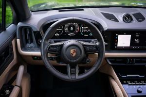 Green Porsche Cayenne 2025 in Kaunas, with an engine capacity of 4.00 L and mileage of 11 thousand km for 122000 €, photo 36 on AUTOMOTO.COM.LV