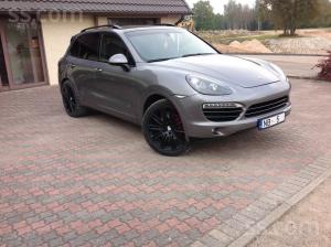 Grey Porsche Cayenne 2011 in Talsi, with an engine capacity of 3.00 L and mileage of 202 thousand km for 18900 €, photo 3 on AUTOMOTO.COM.LV