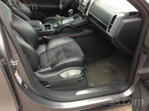 Grey Porsche Cayenne 2011 in Talsi, with an engine capacity of 3.00 L and mileage of 202 thousand km for 18900 €, photo 7 on AUTOMOTO.COM.LV