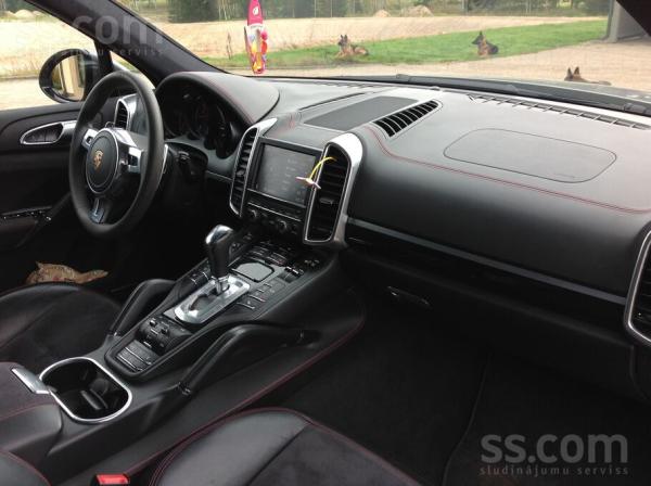 Pelēks Porsche Cayenne 2011 Talsi, ar dzinēja tilpumu 3.00 L un nobraukumu 202 tūkst. km par 18900 €, foto 9 vietnē AUTOMOTO.COM.LV