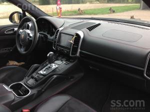 Grey Porsche Cayenne 2011 in Talsi, with an engine capacity of 3.00 L and mileage of 202 thousand km for 18900 €, photo 9 on AUTOMOTO.COM.LV