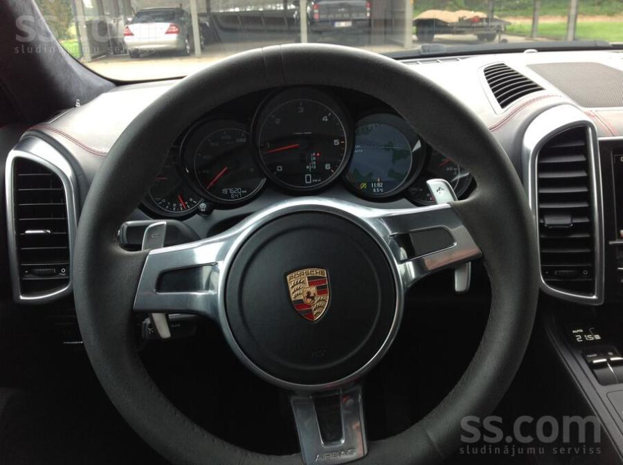 Grey Porsche Cayenne 2011 in Talsi, with an engine capacity of 3.00 L and mileage of 202 thousand km for 18900 €, photo 15 on AUTOMOTO.COM.LV