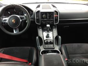Grey Porsche Cayenne 2011 in Talsi, with an engine capacity of 3.00 L and mileage of 202 thousand km for 18900 €, photo 16 on AUTOMOTO.COM.LV
