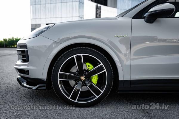Grey Porsche Cayenne 2019 in Tallinn, with an engine capacity of 3.00 L and mileage of 122 thousand km for 67800 €, photo 11 on AUTOMOTO.COM.LV