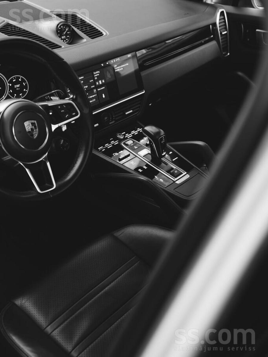 Pelēks Porsche Cayenne 2019 Rīga, ar dzinēja tilpumu 3.00 L un nobraukumu 0 tūkst. km par 55000 €, foto 14 vietnē AUTOMOTO.COM.LV