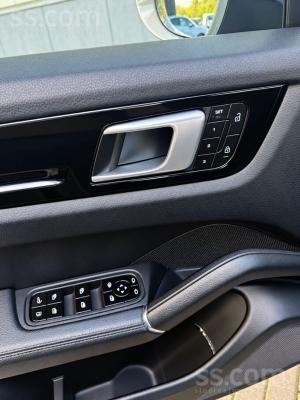 Pelēks Porsche Cayenne 2019 Rīga, ar dzinēja tilpumu 3.00 L un nobraukumu 0 tūkst. km par 55000 €, foto 27 vietnē AUTOMOTO.COM.LV