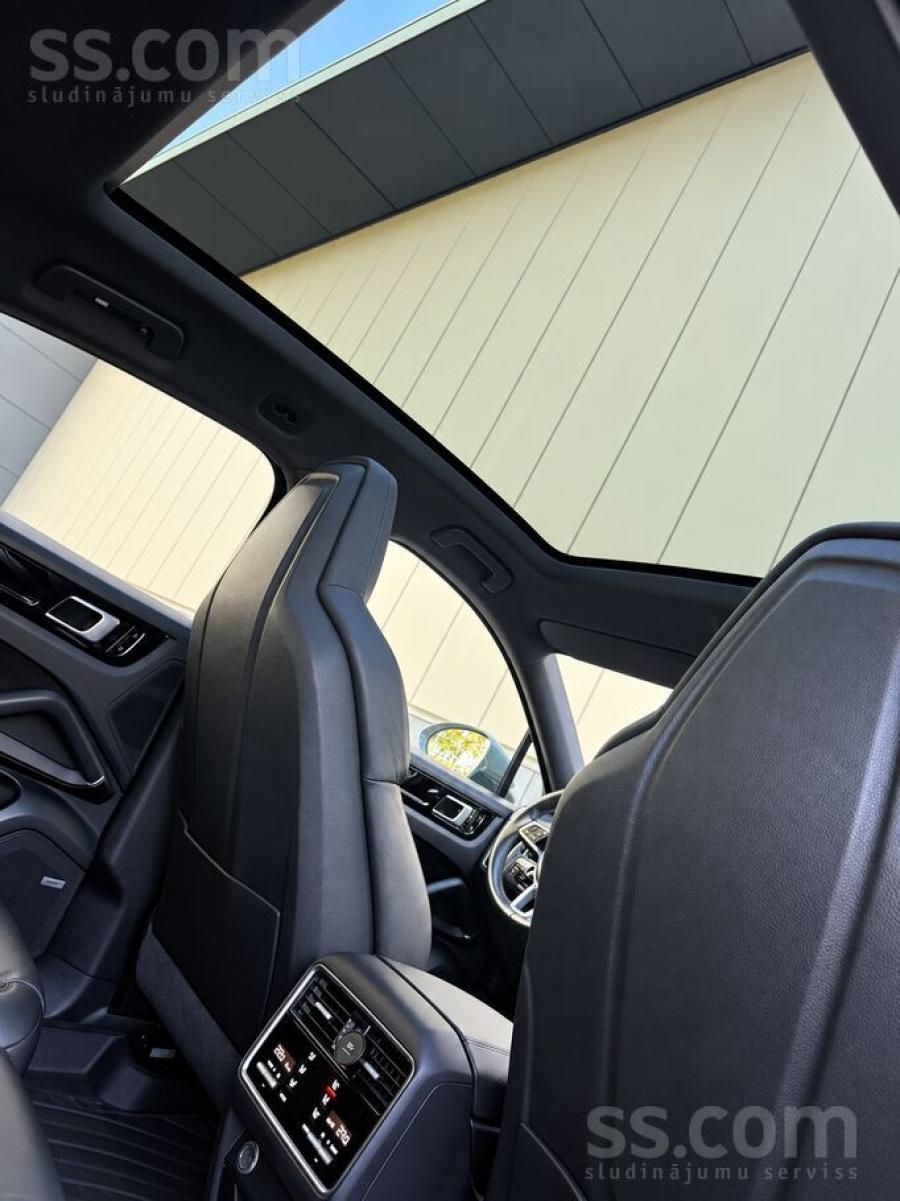 Pelēks Porsche Cayenne 2019 Rīga, ar dzinēja tilpumu 3.00 L un nobraukumu 0 tūkst. km par 55000 €, foto 30 vietnē AUTOMOTO.COM.LV