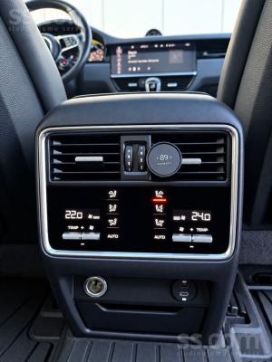 Pelēks Porsche Cayenne 2019 Rīga, ar dzinēja tilpumu 3.00 L un nobraukumu 0 tūkst. km par 55000 €, foto 32 vietnē AUTOMOTO.COM.LV