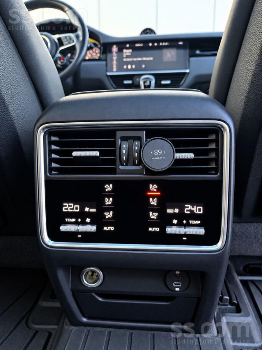Pelēks Porsche Cayenne 2019 Rīga, ar dzinēja tilpumu 3.00 L un nobraukumu 0 tūkst. km par 55000 €, foto 32 vietnē AUTOMOTO.COM.LV