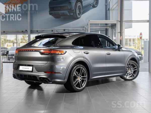 Grey Porsche Cayenne 2020 in Riga, with an engine capacity of 3.00 L and mileage of 88 thousand km for 59000 €, photo 3 on AUTOMOTO.COM.LV