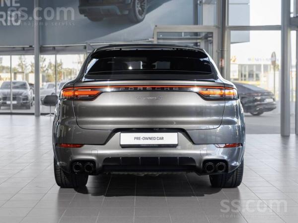 Grey Porsche Cayenne 2020 in Riga, with an engine capacity of 3.00 L and mileage of 88 thousand km for 59000 €, photo 6 on AUTOMOTO.COM.LV