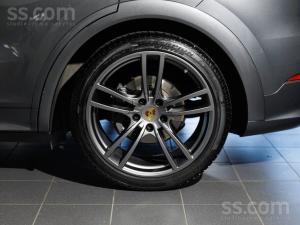 Pelēks Porsche Cayenne 2020 Rīga, ar dzinēja tilpumu 3.00 L un nobraukumu 88 tūkst. km par 59000 €, foto 17 vietnē AUTOMOTO.COM.LV