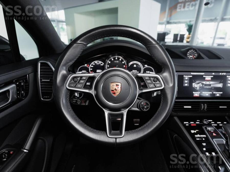 Pelēks Porsche Cayenne 2020 Rīga, ar dzinēja tilpumu 3.00 L un nobraukumu 88 tūkst. km par 59000 €, foto 31 vietnē AUTOMOTO.COM.LV