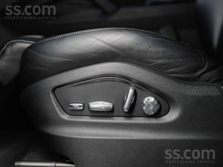 Pelēks Porsche Cayenne 2020 Rīga, ar dzinēja tilpumu 3.00 L un nobraukumu 88 tūkst. km par 59000 €, foto 33 vietnē AUTOMOTO.COM.LV