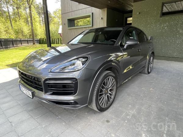 Grey Porsche Cayenne 2021 in Riga, with an engine capacity of 3.00 L and mileage of 119 thousand km for 59500 €, photo 1 on AUTOMOTO.COM.LV