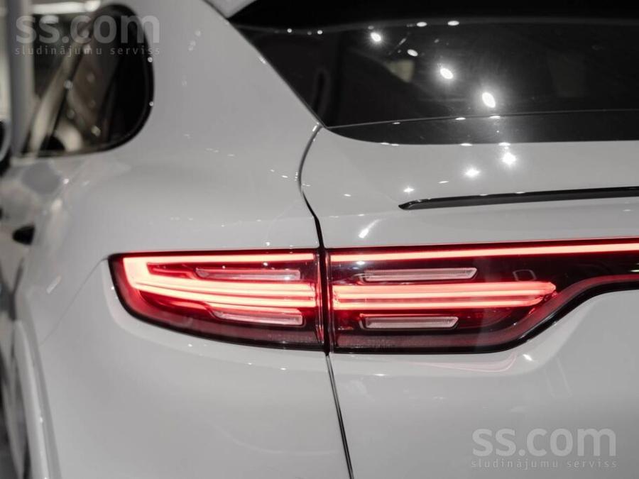 Pelēks Porsche Cayenne 2021 Rīga, ar dzinēja tilpumu 3.00 L un nobraukumu 81 tūkst. km par 72000 €, foto 9 vietnē AUTOMOTO.COM.LV
