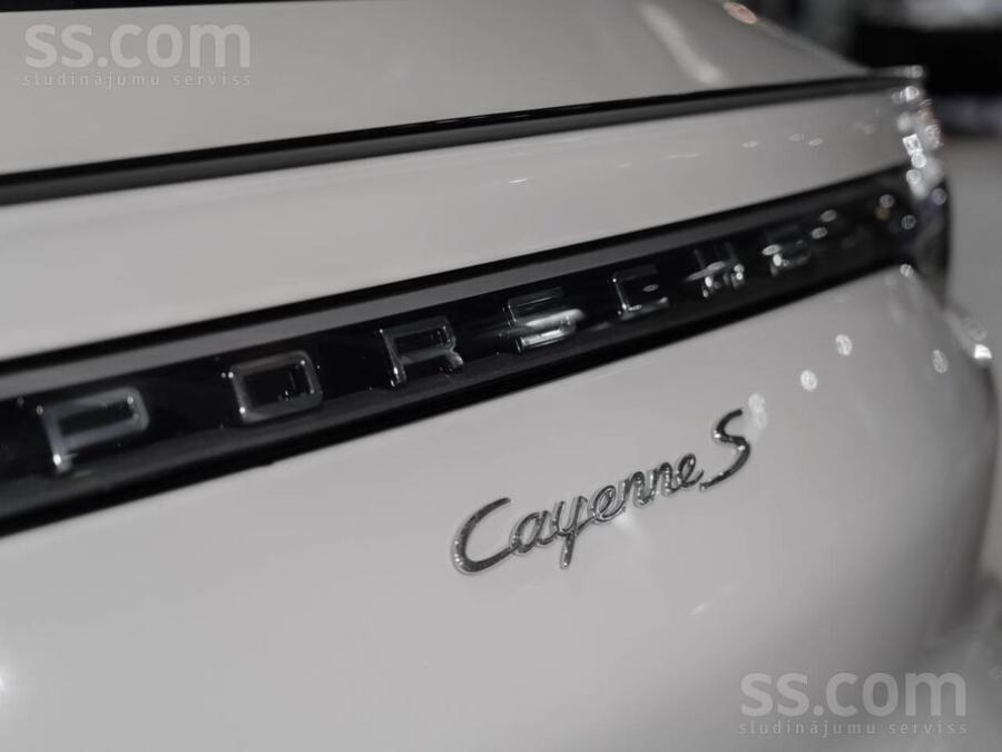 Pelēks Porsche Cayenne 2021 Rīga, ar dzinēja tilpumu 3.00 L un nobraukumu 81 tūkst. km par 72000 €, foto 14 vietnē AUTOMOTO.COM.LV