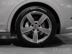Pelēks Porsche Cayenne 2021 Rīga, ar dzinēja tilpumu 3.00 L un nobraukumu 81 tūkst. km par 72000 €, foto 16 vietnē AUTOMOTO.COM.LV