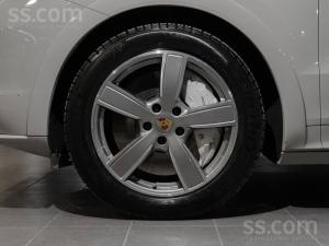 Pelēks Porsche Cayenne 2021 Rīga, ar dzinēja tilpumu 3.00 L un nobraukumu 81 tūkst. km par 72000 €, foto 19 vietnē AUTOMOTO.COM.LV