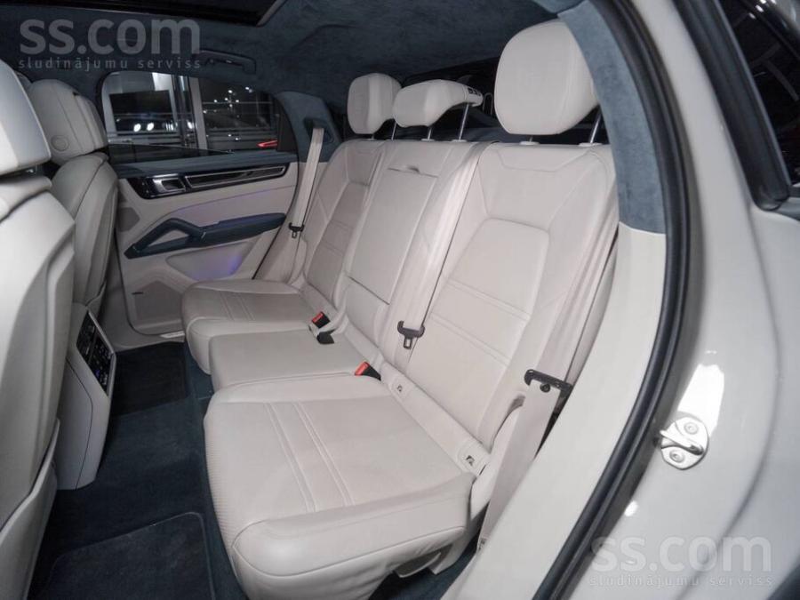 Pelēks Porsche Cayenne 2021 Rīga, ar dzinēja tilpumu 3.00 L un nobraukumu 81 tūkst. km par 72000 €, foto 22 vietnē AUTOMOTO.COM.LV