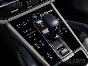 Pelēks Porsche Cayenne 2021 Rīga, ar dzinēja tilpumu 3.00 L un nobraukumu 81 tūkst. km par 72000 €, foto 23 vietnē AUTOMOTO.COM.LV