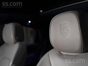 Pelēks Porsche Cayenne 2021 Rīga, ar dzinēja tilpumu 3.00 L un nobraukumu 81 tūkst. km par 72000 €, foto 34 vietnē AUTOMOTO.COM.LV