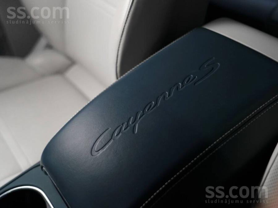 Pelēks Porsche Cayenne 2021 Rīga, ar dzinēja tilpumu 3.00 L un nobraukumu 81 tūkst. km par 72000 €, foto 35 vietnē AUTOMOTO.COM.LV