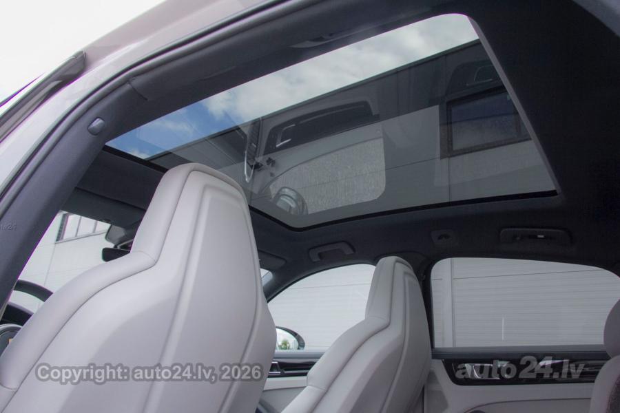 Grey Porsche Cayenne 2022 in Tallinn, with an engine capacity of 3.00 L and mileage of 87 thousand km for 75900 €, photo 10 on AUTOMOTO.COM.LV