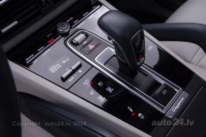 Grey Porsche Cayenne 2022 in Tallinn, with an engine capacity of 3.00 L and mileage of 87 thousand km for 75900 €, photo 13 on AUTOMOTO.COM.LV