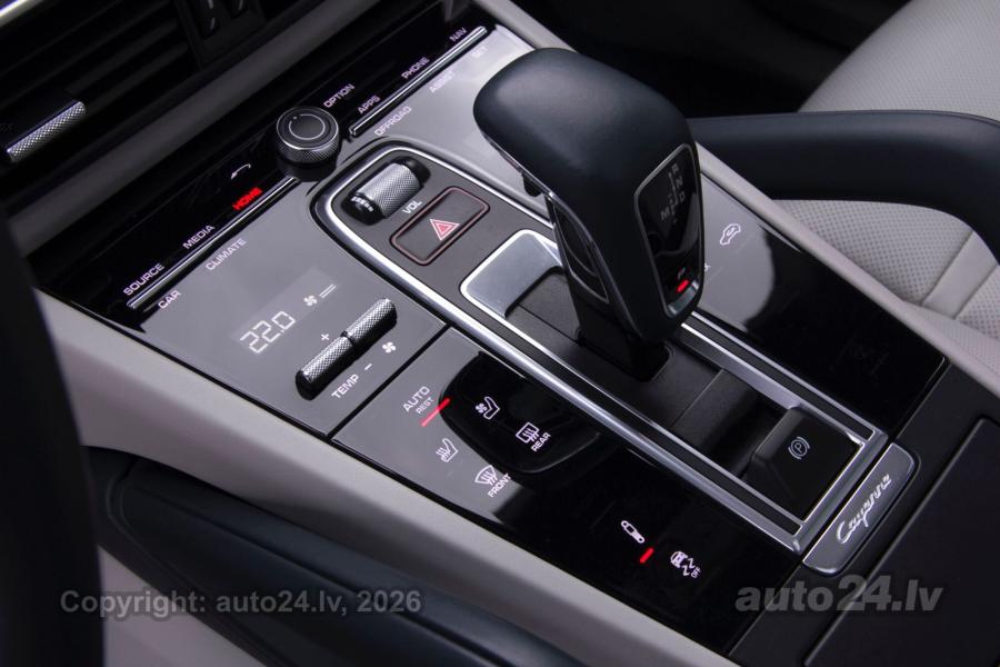 Grey Porsche Cayenne 2022 in Tallinn, with an engine capacity of 3.00 L and mileage of 87 thousand km for 75900 €, photo 13 on AUTOMOTO.COM.LV