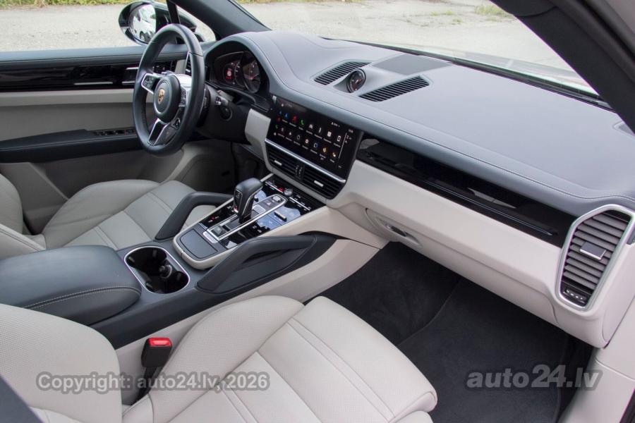 Grey Porsche Cayenne 2022 in Tallinn, with an engine capacity of 3.00 L and mileage of 87 thousand km for 75900 €, photo 14 on AUTOMOTO.COM.LV