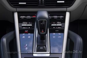 Grey Porsche Cayenne 2022 in Tallinn, with an engine capacity of 3.00 L and mileage of 87 thousand km for 75900 €, photo 16 on AUTOMOTO.COM.LV