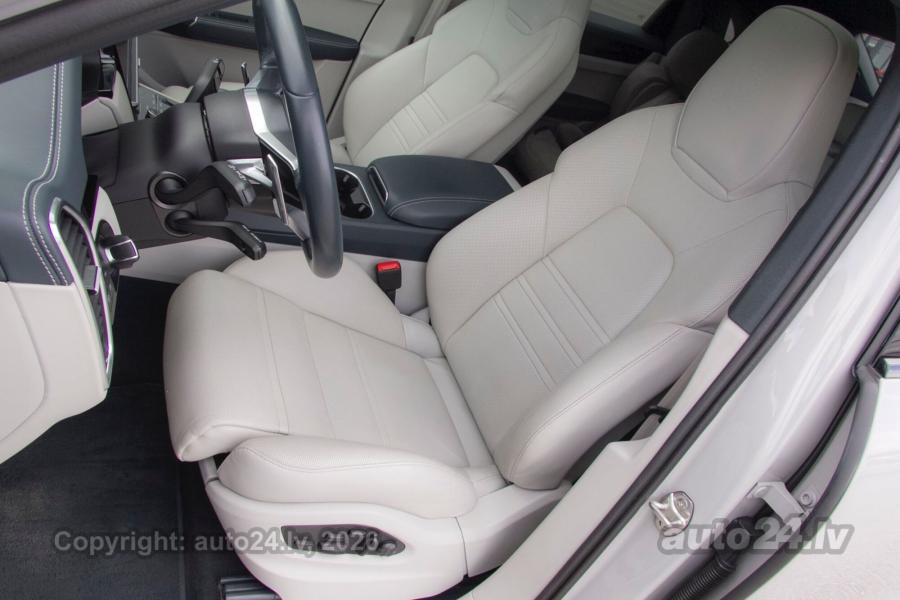 Grey Porsche Cayenne 2022 in Tallinn, with an engine capacity of 3.00 L and mileage of 87 thousand km for 75900 €, photo 20 on AUTOMOTO.COM.LV