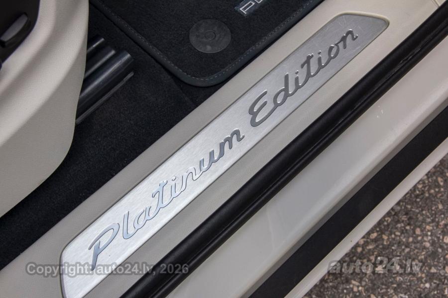 Grey Porsche Cayenne 2022 in Tallinn, with an engine capacity of 3.00 L and mileage of 87 thousand km for 75900 €, photo 22 on AUTOMOTO.COM.LV