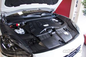 Grey Porsche Cayenne 2022 in Tallinn, with an engine capacity of 3.00 L and mileage of 87 thousand km for 75900 €, photo 28 on AUTOMOTO.COM.LV