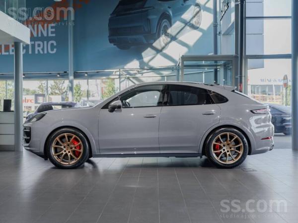 Grey Porsche Cayenne 2023 in Riga, with an engine capacity of 4.00 L and mileage of 33 thousand km for 99000 €, photo 2 on AUTOMOTO.COM.LV