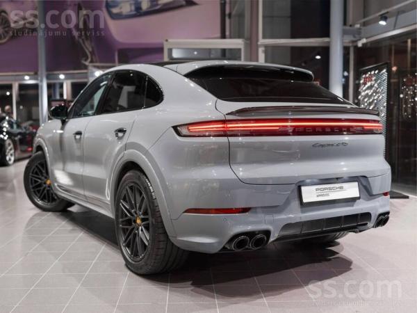 Grey Porsche Cayenne 2024 in Riga, with an engine capacity of 4.00 L and mileage of 14 thousand km for 129000 €, photo 11 on AUTOMOTO.COM.LV