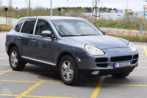 Grey Porsche Cayenne 2003 in Vilnius, with an engine capacity of 4.50 L and mileage of 282 thousand km for 3500 €, photo 3 on AUTOMOTO.COM.LV