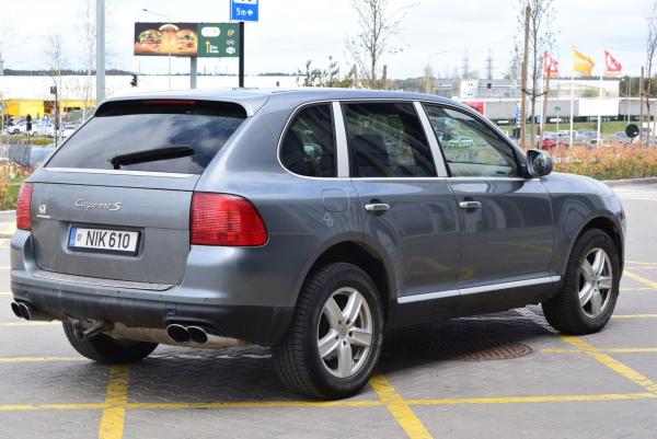 Grey Porsche Cayenne 2003 in Vilnius, with an engine capacity of 4.50 L and mileage of 282 thousand km for 3500 €, photo 4 on AUTOMOTO.COM.LV