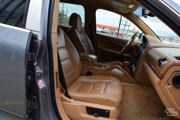 Grey Porsche Cayenne 2003 in Vilnius, with an engine capacity of 4.50 L and mileage of 282 thousand km for 3500 €, photo 7 on AUTOMOTO.COM.LV