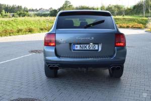 Grey Porsche Cayenne 2003 in Vilnius, with an engine capacity of 4.51 L and mileage of 283 thousand km for 3450 €, photo 7 on AUTOMOTO.COM.LV