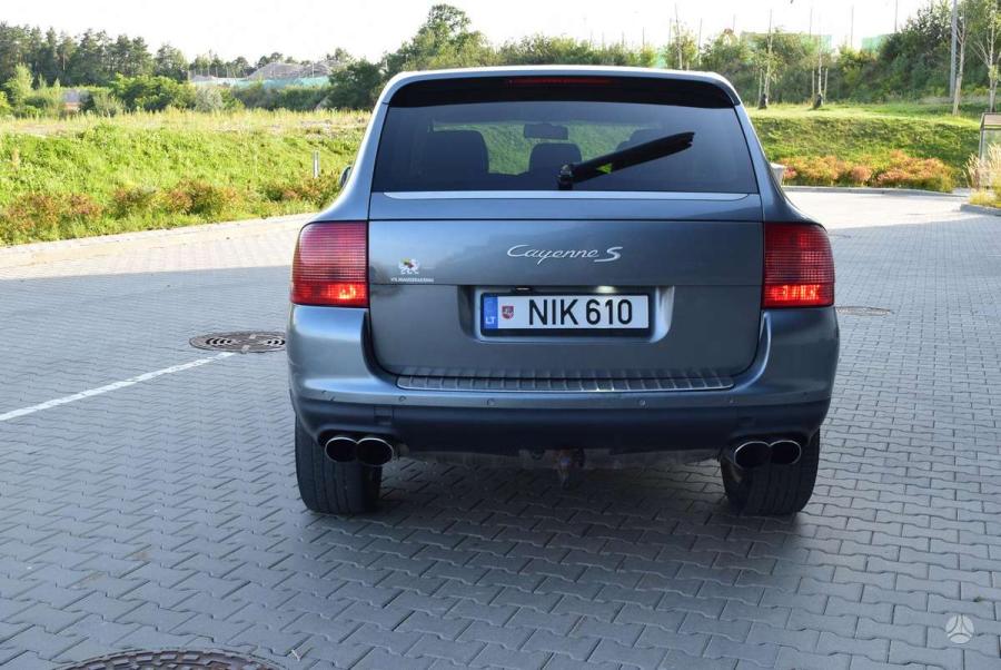 Grey Porsche Cayenne 2003 in Vilnius, with an engine capacity of 4.51 L and mileage of 283 thousand km for 3450 €, photo 7 on AUTOMOTO.COM.LV