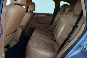Grey Porsche Cayenne 2003 in Vilnius, with an engine capacity of 4.51 L and mileage of 283 thousand km for 3450 €, photo 11 on AUTOMOTO.COM.LV