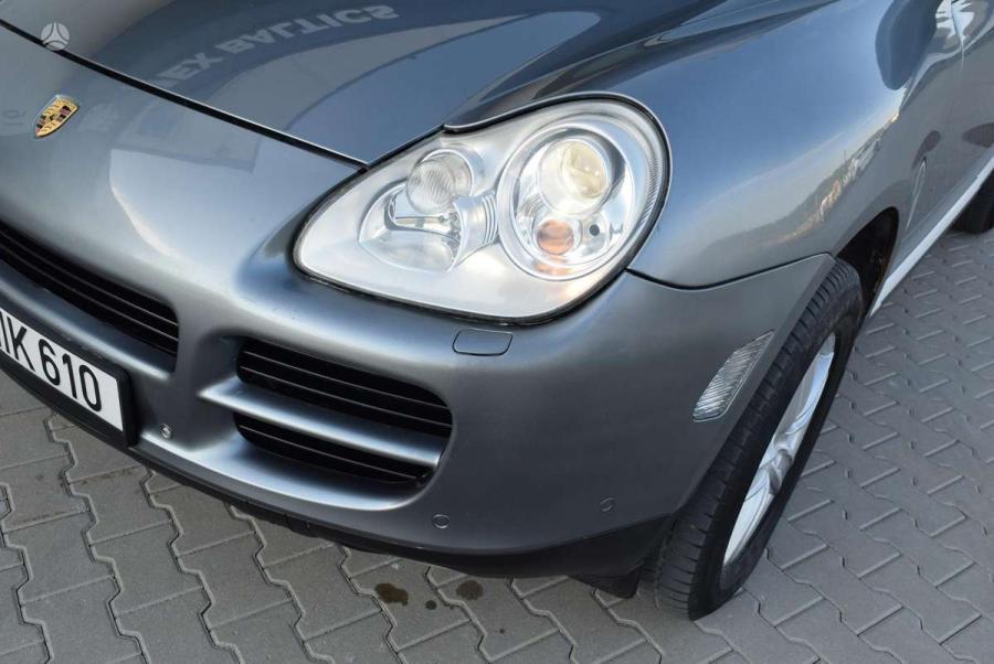 Grey Porsche Cayenne 2003 in Vilnius, with an engine capacity of 4.51 L and mileage of 283 thousand km for 3450 €, photo 23 on AUTOMOTO.COM.LV