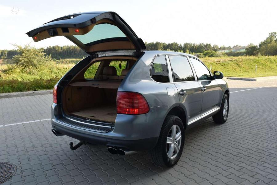 Grey Porsche Cayenne 2003 in Vilnius, with an engine capacity of 4.51 L and mileage of 283 thousand km for 3450 €, photo 24 on AUTOMOTO.COM.LV
