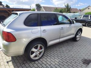 Pelēks Porsche Cayenne 2003 Klaipėda, ar dzinēja tilpumu 4.51 L un nobraukumu 333 tūkst. km par 3850 €, foto 4 vietnē AUTOMOTO.COM.LV